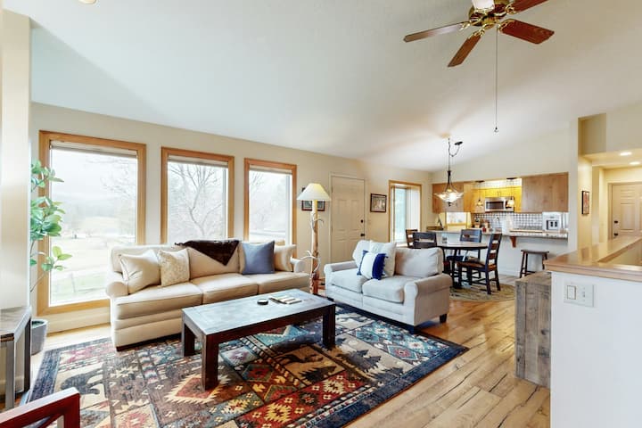 Dog-friendly 3br With Amazing Mountain View & Deck - Kalispell, MT