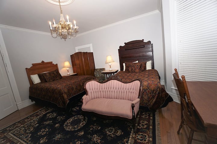 05) Luxury 2 Queen - Paducah, KY