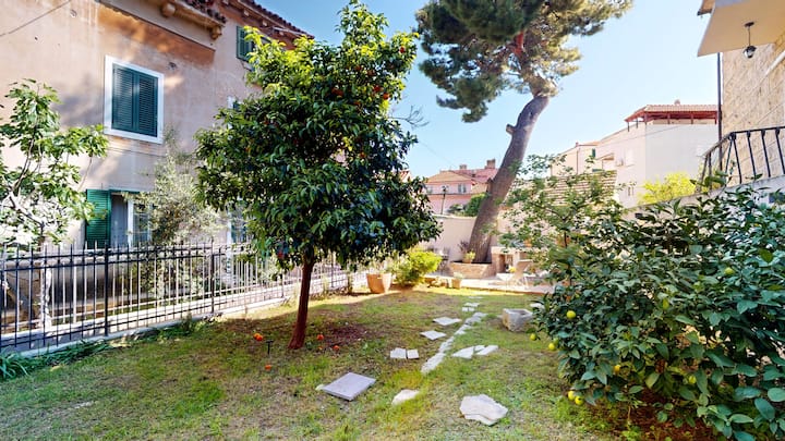 Garden · Downtown Split · 2br · Private Garden - Split