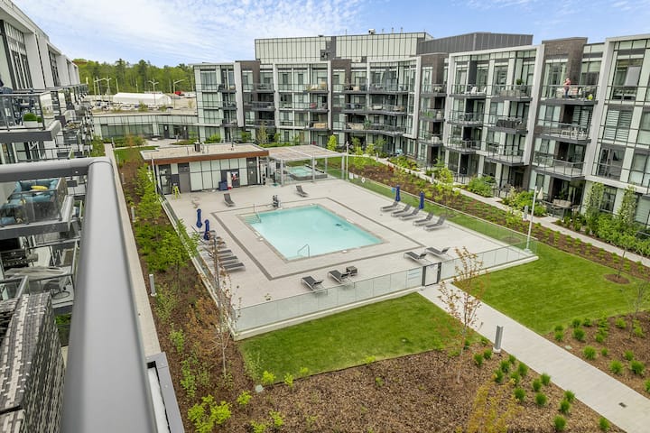 Resort Living On Big Bay Point, Ac, Bbq On Balcony - Innisfil