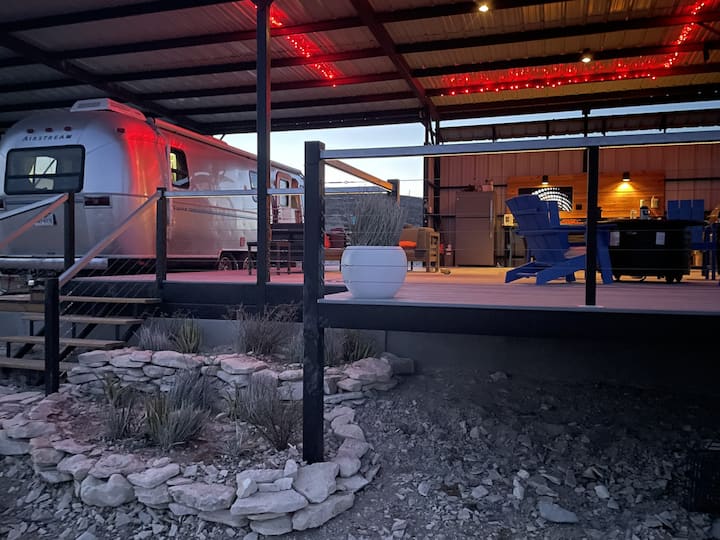 Big Bend Stargazer Plus: 2 Retro Airstreams For 4 - Terlingua, TX