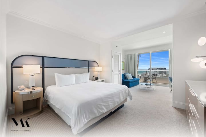 Fontainebleau|city View/partial Ocean |Mid-floor - Miami Beach, FL