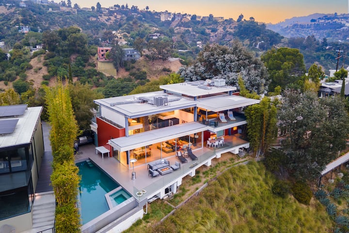 Hollywood Overlook By Avantstay | Luxe Pool + View - Los Angeles, CA