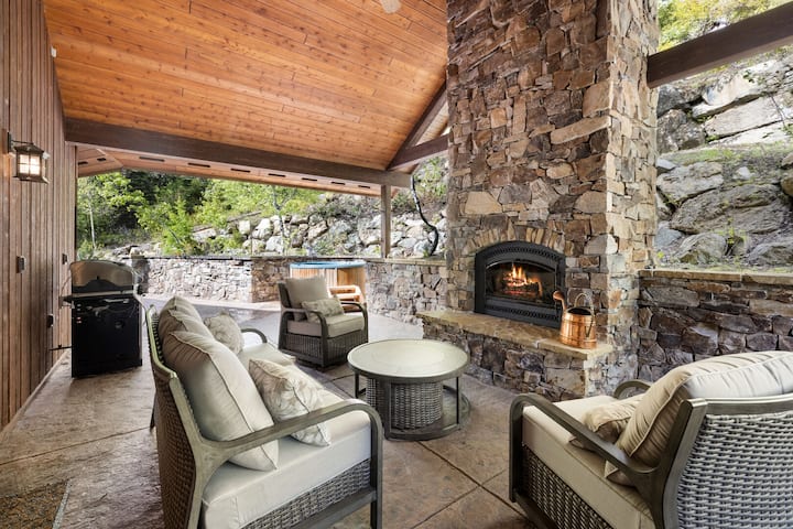 Impressive 5 Bedroom Residence Close To Ski Access - Whitefish, MT