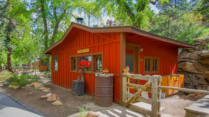 Storybook Reflection Cabin Near Downtown And Rmnp - エステス・パーク, CO