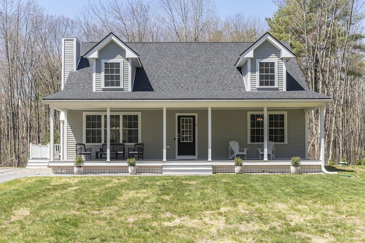 Spacious Pet Friendly-close To Beach And Town! - Kennebunk, ME