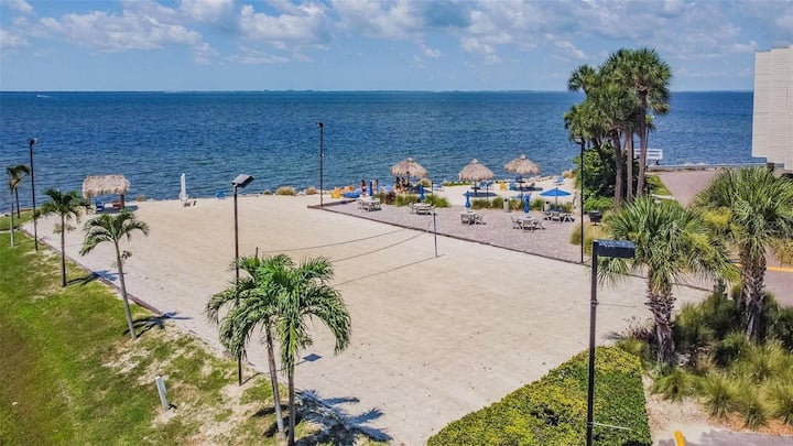 1br Condo Near Clearwater - Pool Views & Beach - Tampa, FL