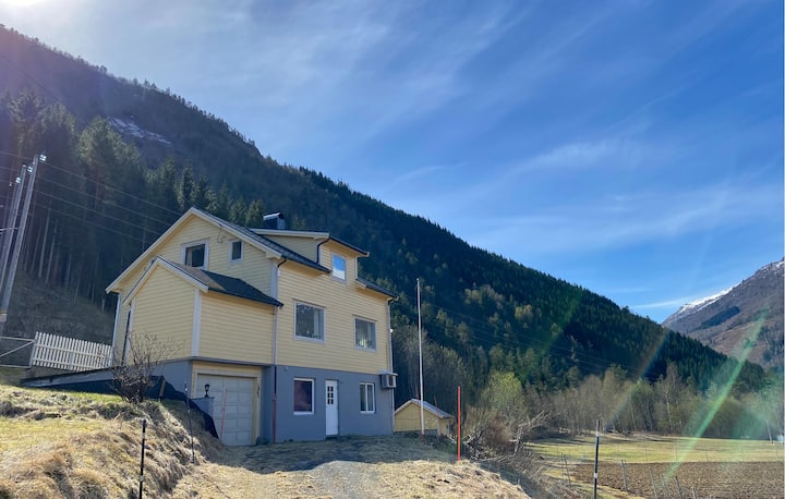4 Bedroom Gorgeous Home In Valldal - Eidsdal