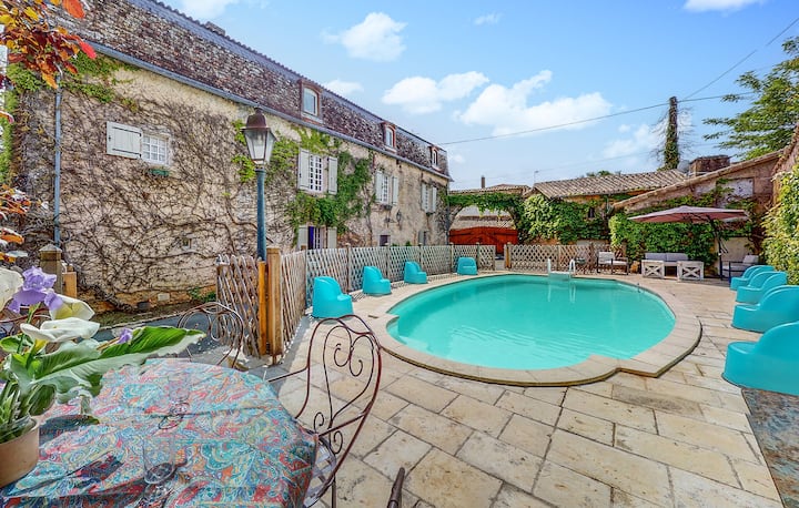 Beautiful Home In Couhe - La Vallée Des Singes