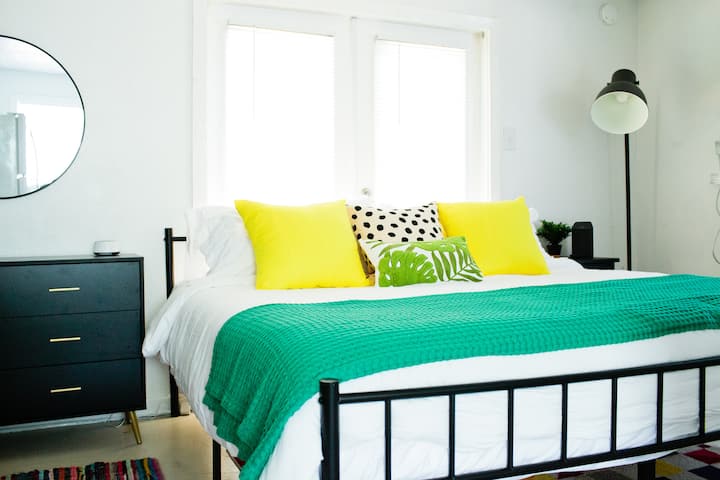 Beachside East Hill Oasis | Walkable Stay - Gulf Breeze, FL