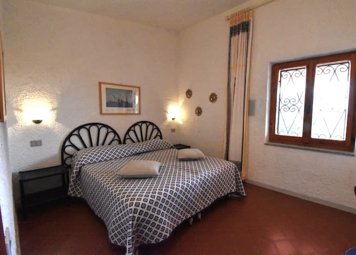 Villetta Con Vista Mare In Posizione Esclusiva - Santa Teresa Gallura