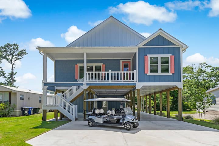 Dog-friendly Retreat W/ 6 Seater Golf Cart And Bar - Oak Island, NC