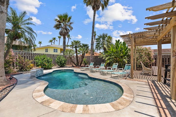 Stylish, Bayside Home W/ Heated Pool! Close Beach! - South Padre Island