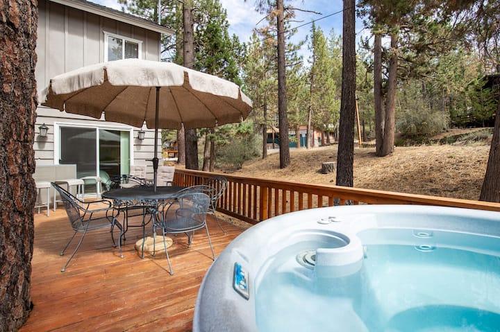 Living The Dream Big Bear- Hot Tub- Games - Big Bear Lake, CA