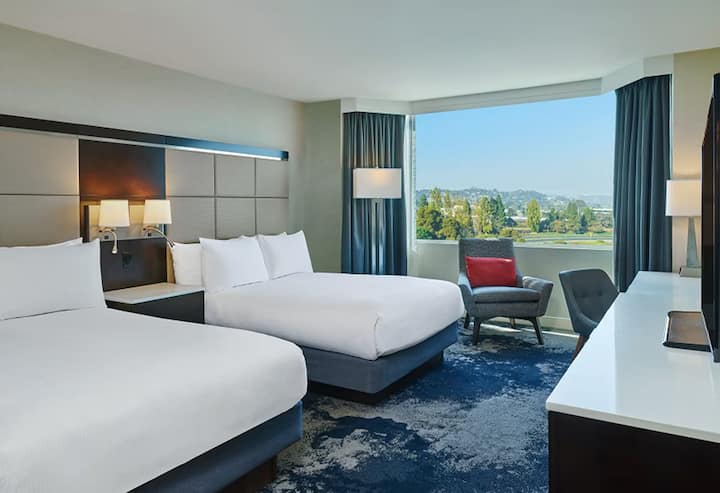 Grand Bay Sf Hotel, 3 Classic 2 Doubles Room, Pool - Redwood City, CA