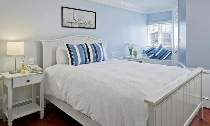 Coastal Decor & Accessible Features - Newport Beach, CA