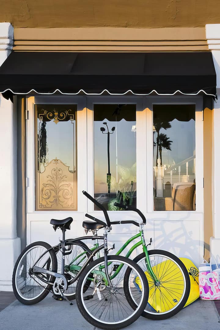 French Doors Open Onto A Breezeway - Newport