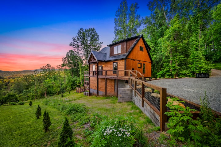 Amazing Views, Theater, Gameroom, Arcade, Fire Pit - Pigeon Forge, TN