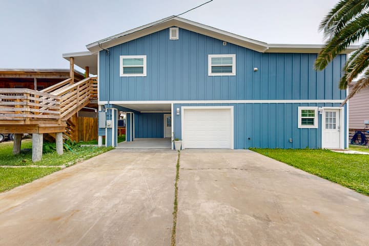 Hs614 Garage Access, Parking For 4 Vehicles - Aransas Pass, TX