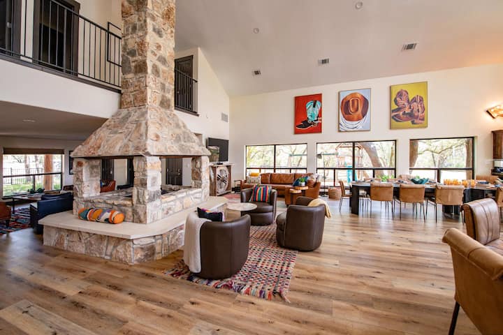 12 Acres | 2 Homes | Views | Fire Pit | Pickleball - Wimberley, TX