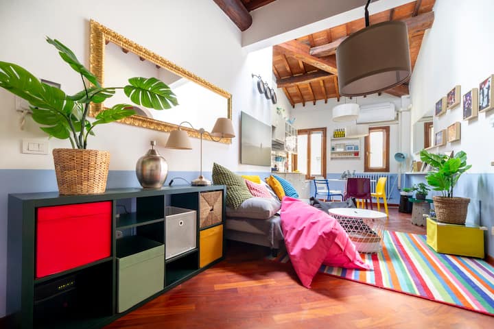 Downtown Colourful Flat Close To The Railway - Florence
