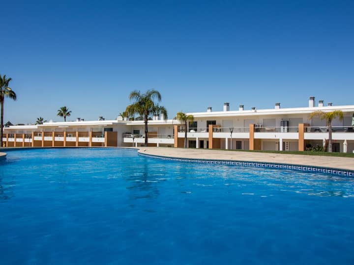 White 47 House | Pool View & Private Garden - Albufeira