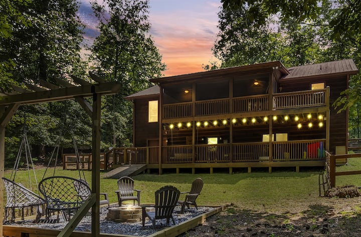Spacious & Charming Cabin In Coosawattee River Res - Ellijay, GA