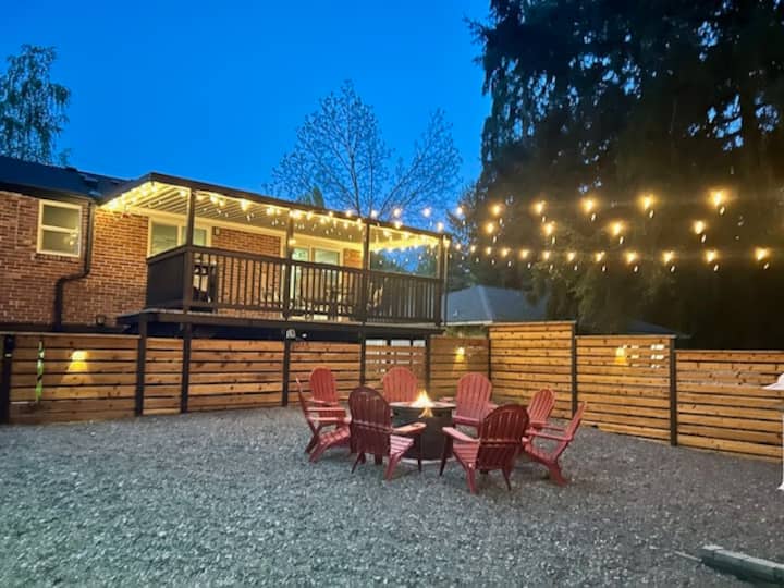 Creekside 2br W/ Fire Pit & Fenced Yard - Shoreline, WA