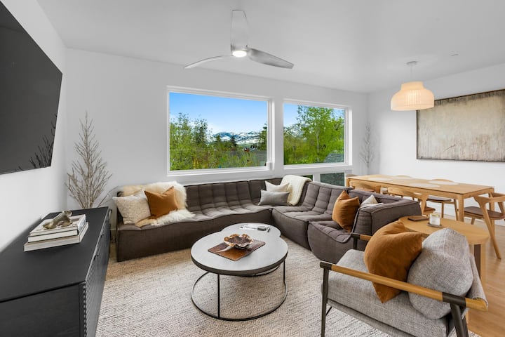 The Cairns - Tri-level Condo A Few Blocks From The - Bozeman, MT