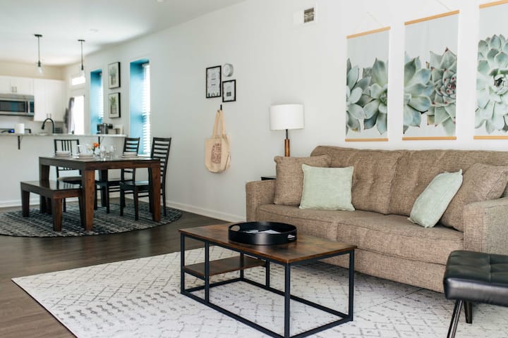 Chic Lancaster Vacation Rental, Walkable Location! - Lancaster, PA