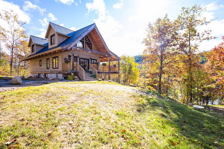 Steps From Mcmaster Lake! Off Grid Lake Cottage - Barry's Bay