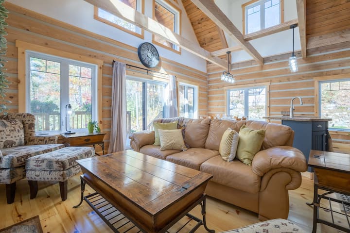 Steps From Mcmaster Lake! Off Grid Lake Cottage - Barry's Bay