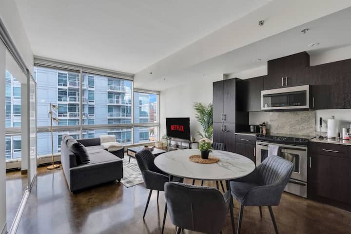 10 Min To Stampede|city Centre|free Parking| - Calgary