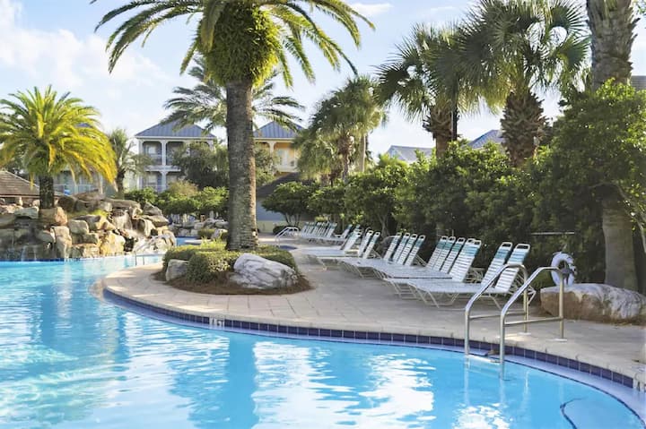 The Bluefin - Luxury Beach Home! - Destin, FL