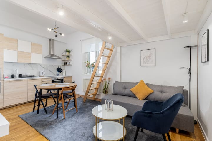 Old Town Chic Studio With Mezzanine - Kraków
