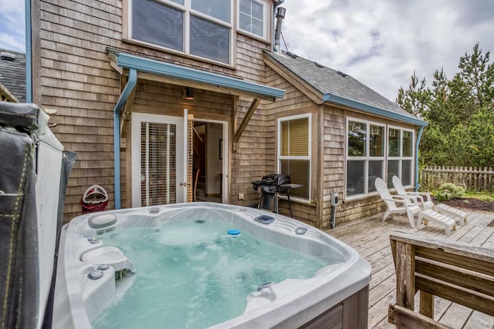 Pacifc City Home, Deck, Hot Tub, Near Beach, Dog - Pacific City, OR