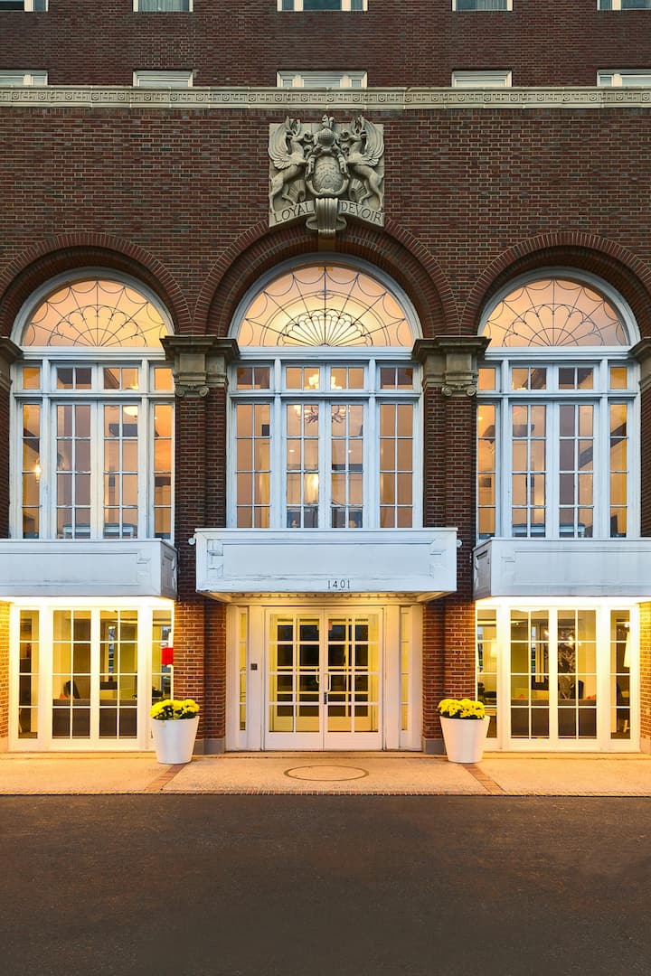 Elegant Historic Stunner In Historic Asbury Park - Asbury Park, NJ