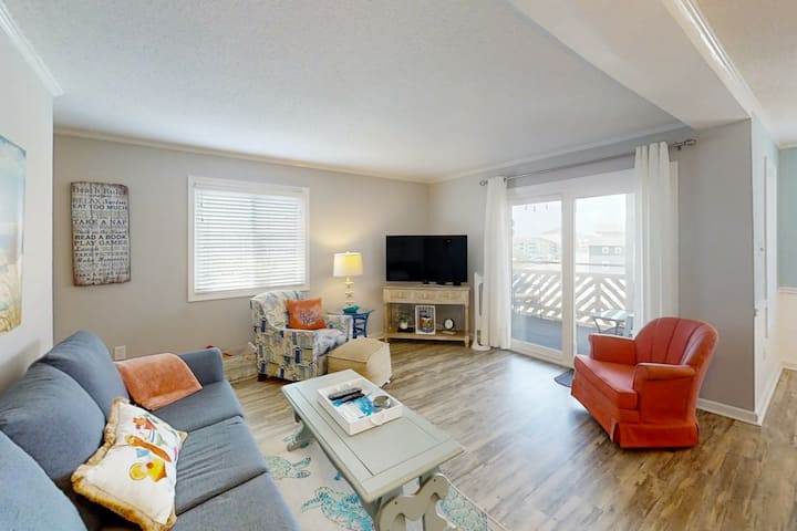 Inviting 3rd Floor Condo With Pool, Central Ac - North Myrtle Beach, SC