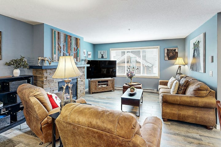 Serene Mountain Retreat With Private Hot Tub - Big White Ski Resort, BC