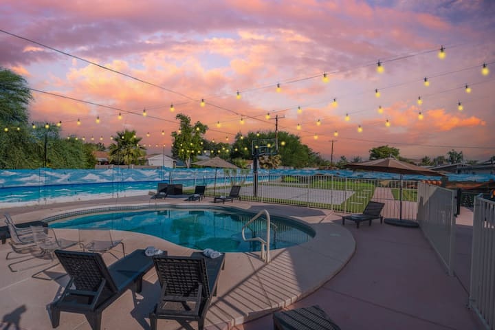 Spacious Fun Retreat - Perfect For Group Bonding - Phoenix, AZ