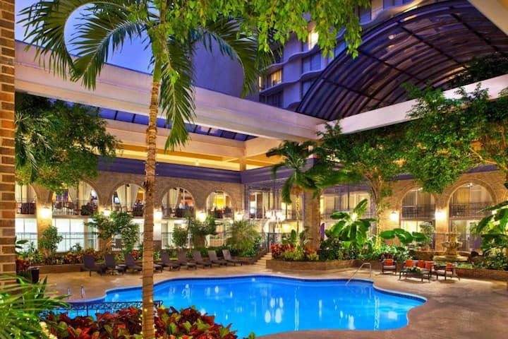 Urban Oasis | Sightseeing. Restaurant - Atlanta, GA
