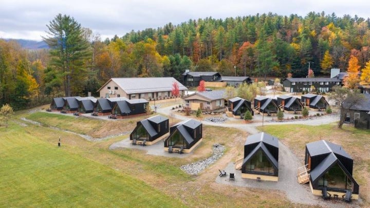 One Bedroom Modern Cabin | Free Parking - Stowe, VT