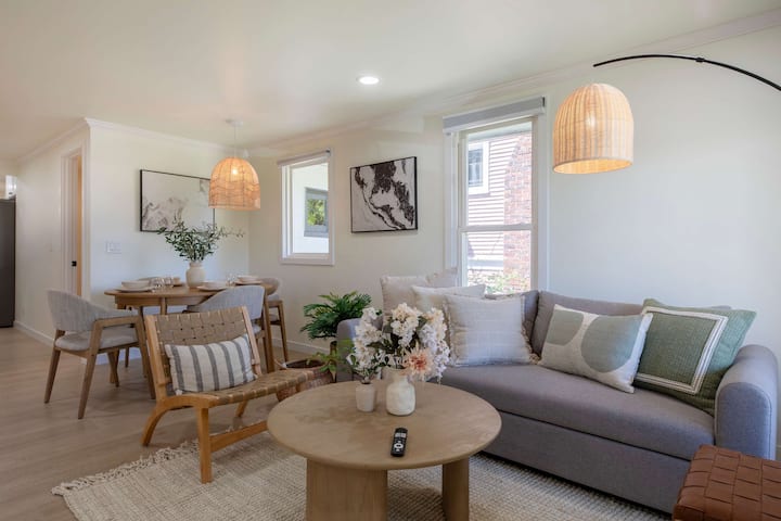 Stunning 4br Modern Gem: Near Uw And Green Lake! - Bothell, WA