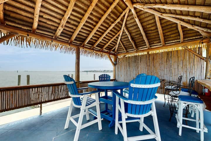 2br Bay-view Condo With Bayside Deck, Shared Pool - Rockport, TX