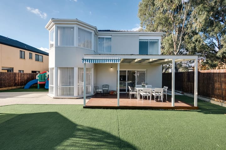 Stayau 6br Tranquil Scenic Villa With Pool Table - Point Cook