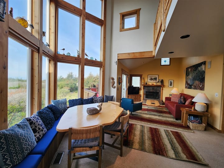 Coastal Treasure - Ocean Front Home - Copalis Beach, WA