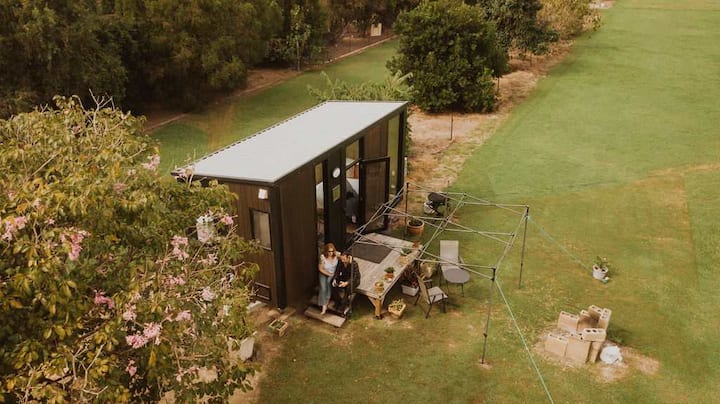 Tiny Al'molokai By Tiny Away - Bundaberg Central