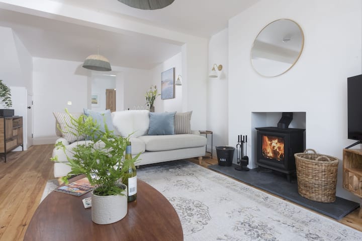 11 Tywarnhayle House - Pet Friendly/close To Beach - Perranporth