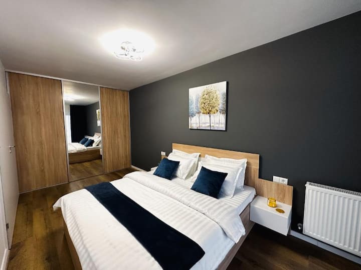 One-bedroom Apartment With Terrace - Cluj-Napoca
