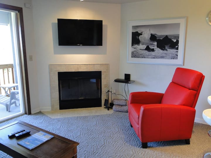 Nautilus # 202 - Ocean Front  Condo - Ocean Shores, WA